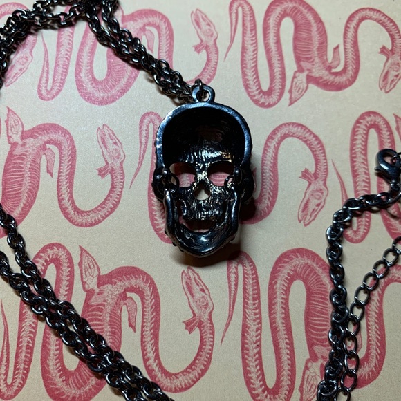 Hot Topic | Jewelry | Black Crystal Skull Necklace | Poshmark